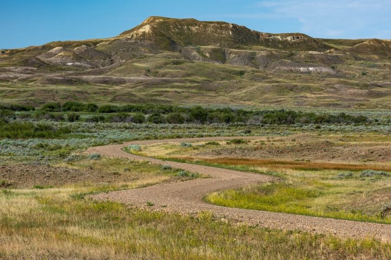 Explore the Wild Prairie in Grasslands National Park, Saskatchewan - We ...